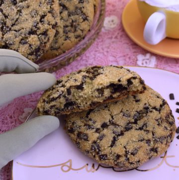 Crispy Gooey Choc Chip Cookies - Sara Kidd