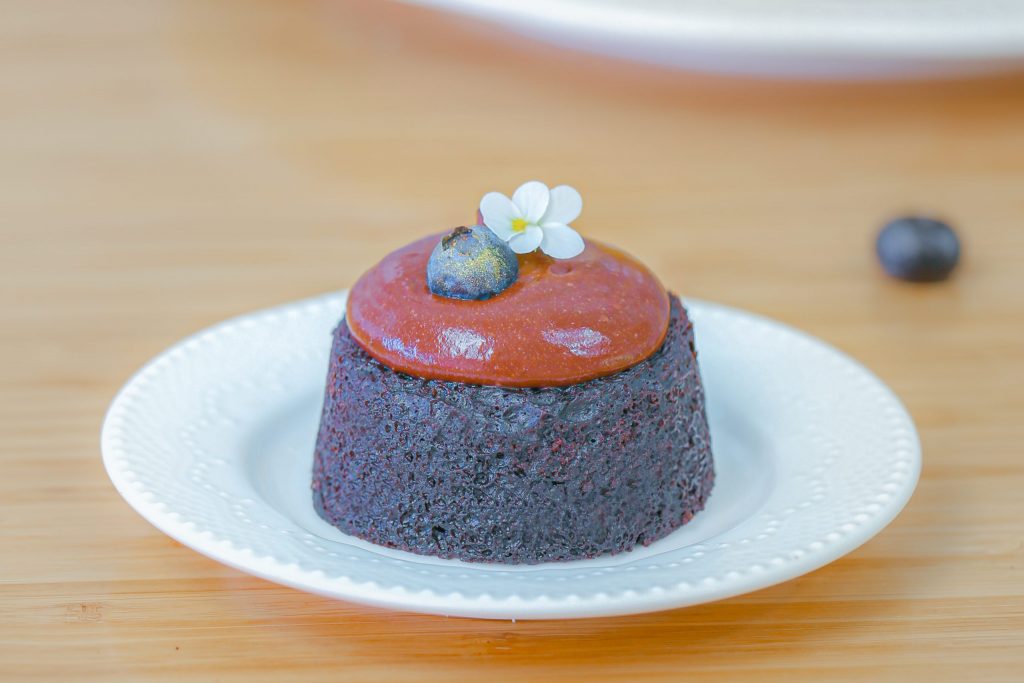 Vegan Chocolate Cream Mini Cakes - Sara Kidd