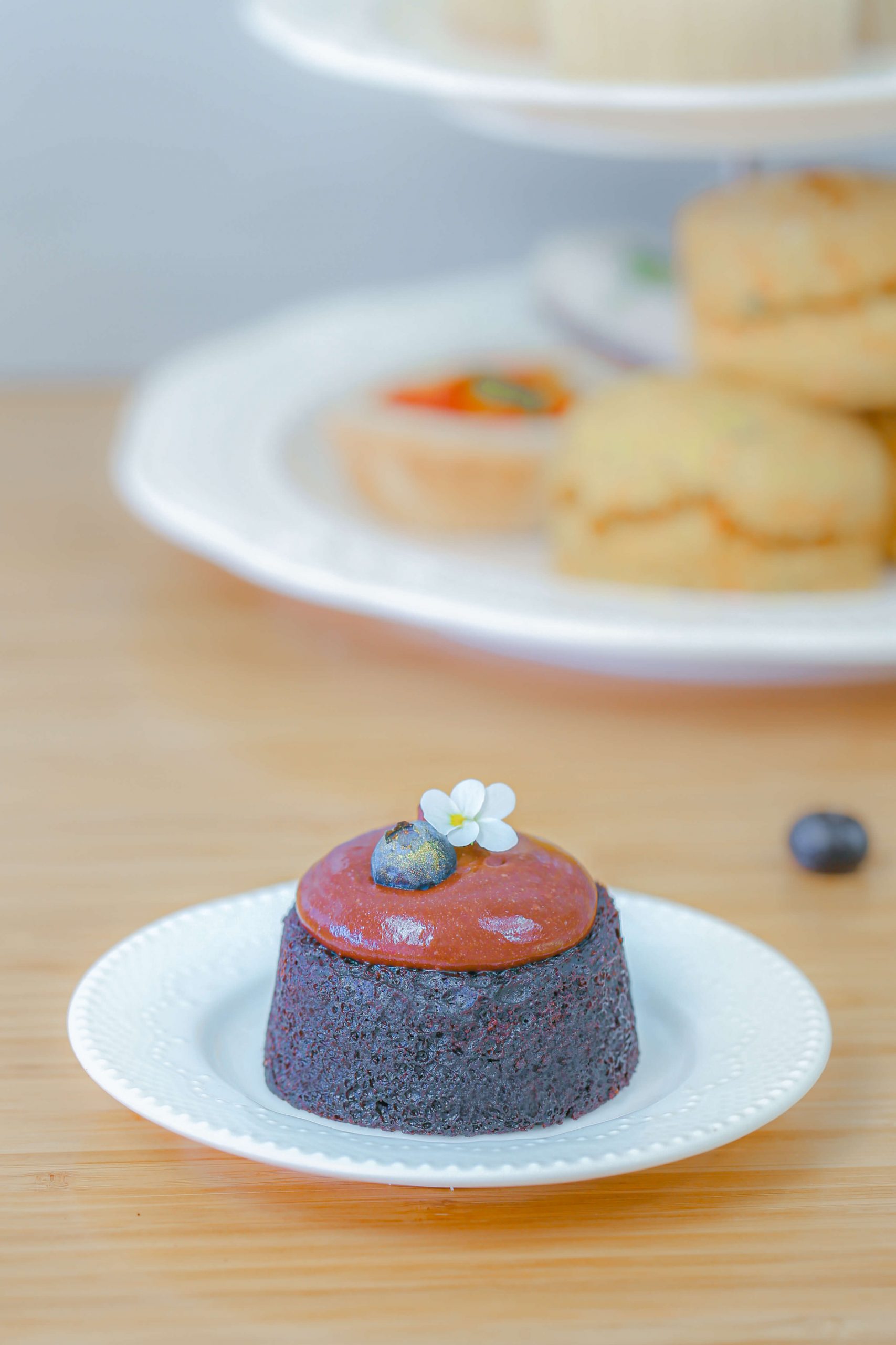 Vegan Chocolate Cream Mini Cakes - Sara Kidd